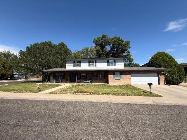 5 Br, 4 bath, Single Family 2714 N 8th Ct