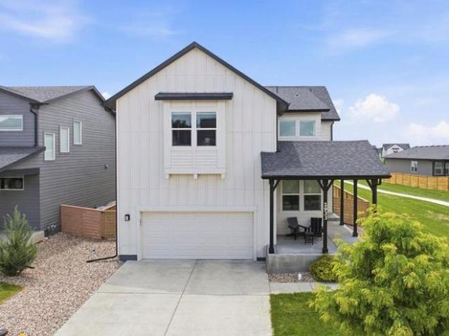 5 Br, 4 bath, Single Family 2933 Biplane St