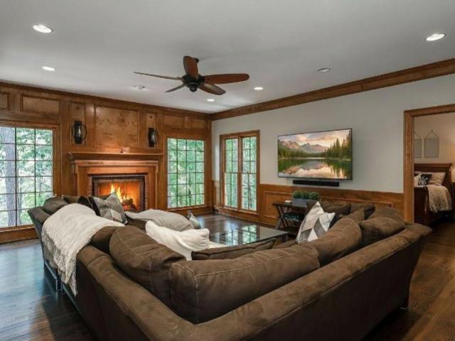 5 Br, 4 bath, Single Family 340 Rosalie Court