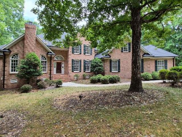 5 Br, 4 bath, Single Family 4413 Turnberry Cir