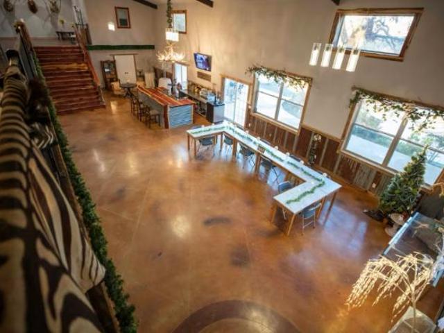 5 Br, 4 bath, Single Family 4455 County Road 127
