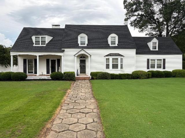 5 Br, 4 bath, Single Family 400 East Main Street