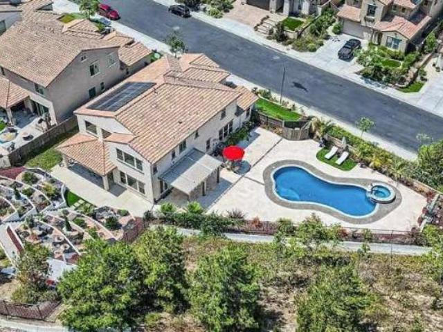 5 Br, 4 bath, Single Family 431 Machado Way
