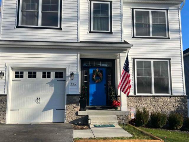5 Br, 4 bath, Single Family 579 Whitney Rd