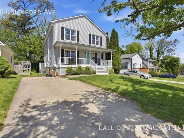 5 Br, 4 bath, Single Family 504 Bickford Ave