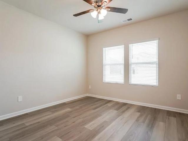 5 Br, 4 bath, Single Family 620 White Birch Ln