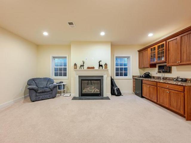 5 Br, 4 bath, Single Family 8500 Wedderburn Station Dr