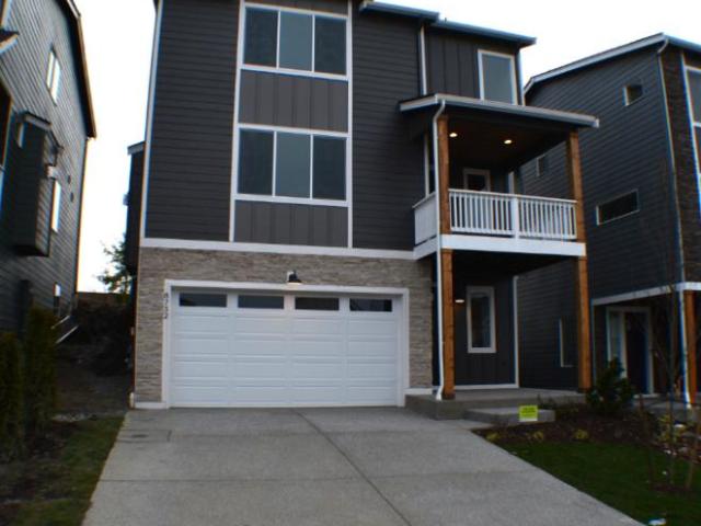 5 Br, 4 bath, Single Family 8732 68th Place NE