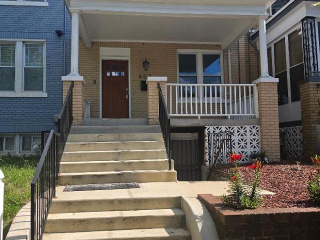 5 Br, 4 bath, Single Family 802 Farragut St Nw