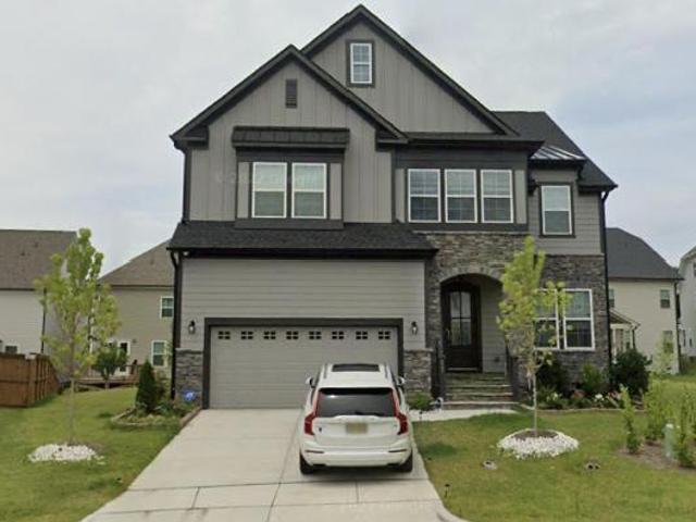 5 Br, 4 bath, Single Family 833 Alizarin Court