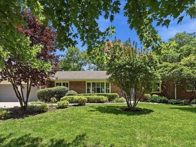 5 Br, 4 bath, Single Family 9821 Pembroke Ln