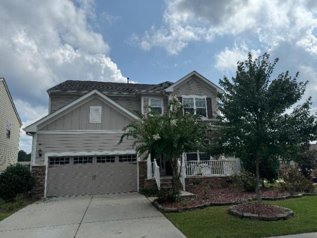 5 Br, 4 bath, Single Family 925 Lemster Ln
