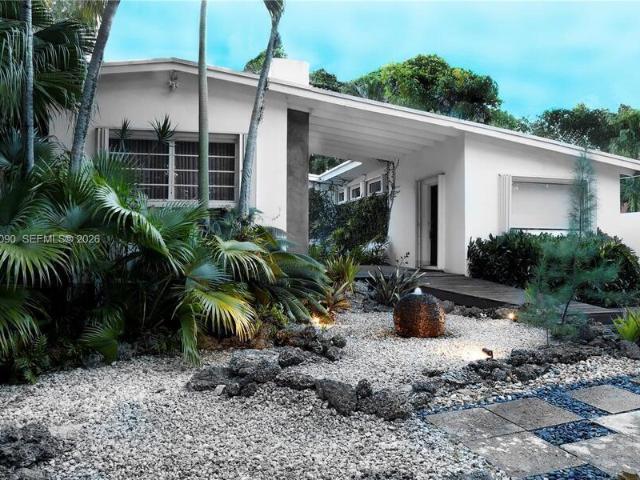 5 BR, 4 BA Apartment 3596 Main Hwy, MIAMI, FL 33133