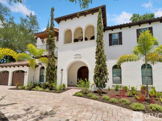 5 BR, 4 BA Apartment 3917 West Barcelona Street, Tampa, FL 33629