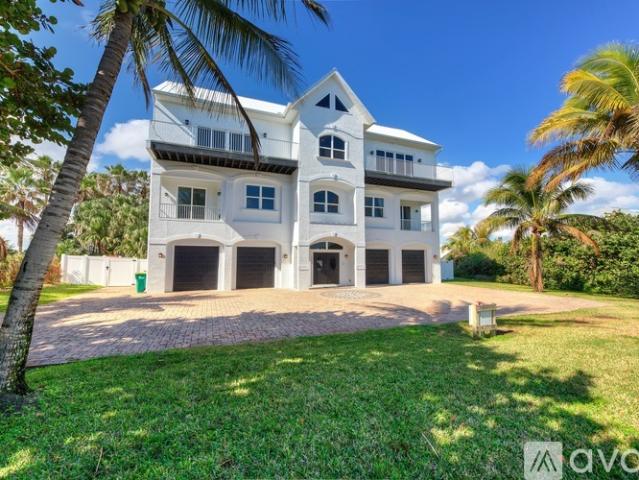 5 BR, 4 BA Apartment 5064 S Hwy A 1 A, Unit 3, Melbourne Beach, FL 32951