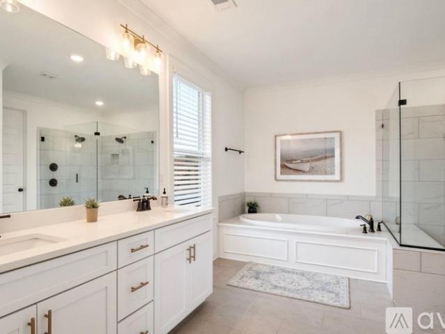 5 BR, 4 BA Apartment 9573 Pk Trl Rd, Olive Branch, MS 38654