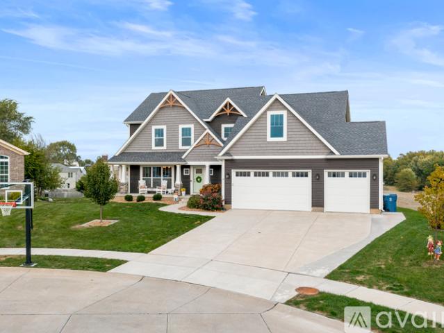 5 BR, 4 BA Apartment 9 William Ct, Le Claire, IA 52753