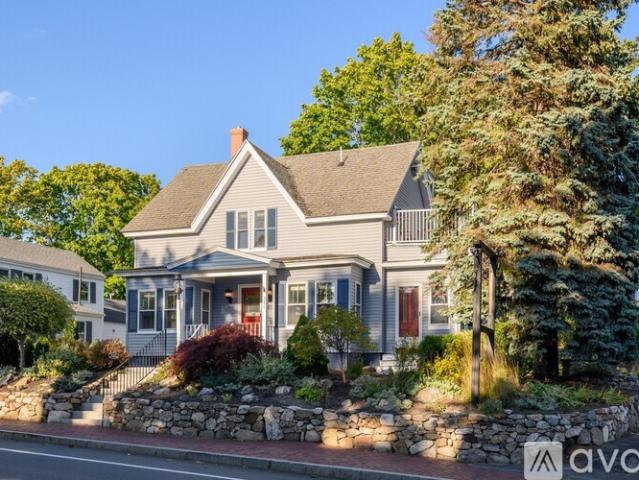 5 BR, 5.5 BA Apartment 280 Main St, Ogunquit, ME 03907