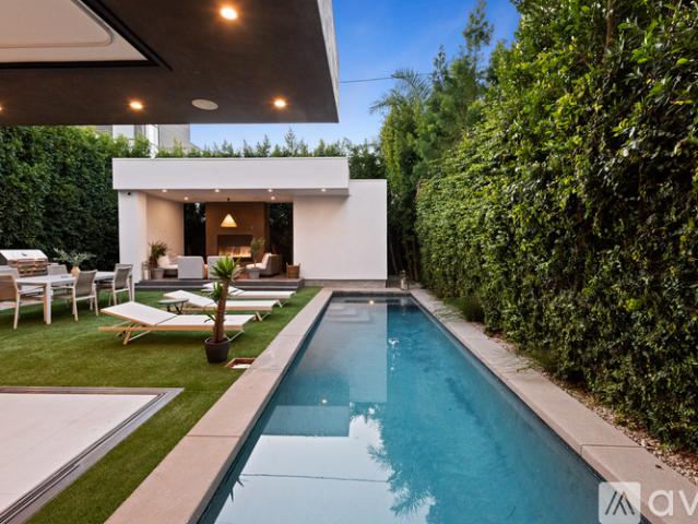 5 BR, 5.5 BA Apartment 523 N Harper Ave, Los Angeles, CA 90048