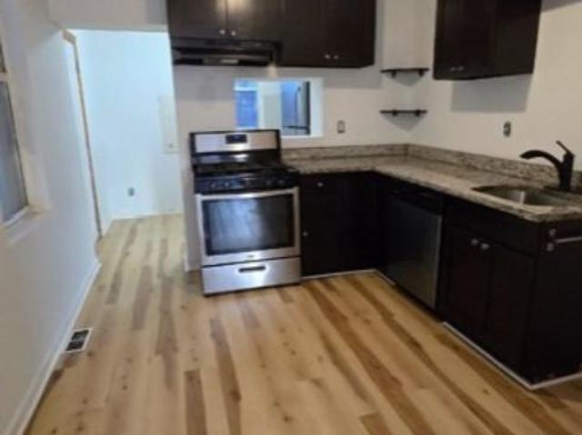 5 Br, 5 bath, Townhouse/Brownstone/RowHouse 1835 North Leithgow