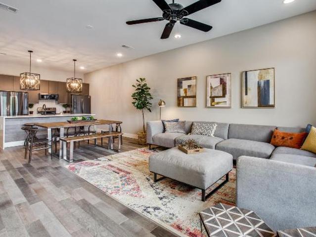 5 Br, 5 bath, Townhouse/Brownstone/RowHouse 3141 Lubbock Avenue