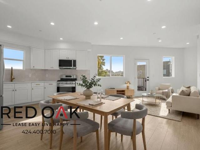 5 Br, 5 bath, Condo 415 North La Fayette Park Place