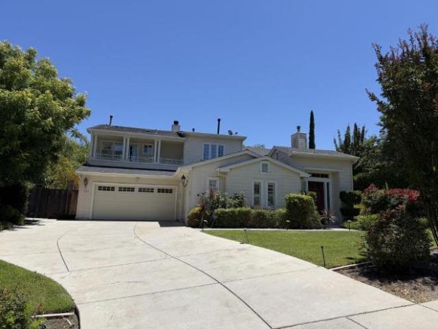5 Br, 5 bath, Single Family 128 Regent Dr