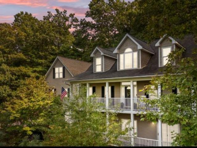 5 Br, 5 bath, Single Family 42 Surrey Run