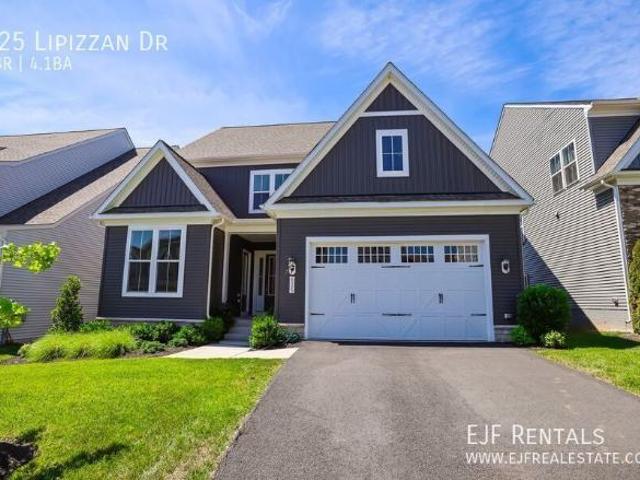 5 Br, 5 bath, Single Family 625 Lipizzan Dr