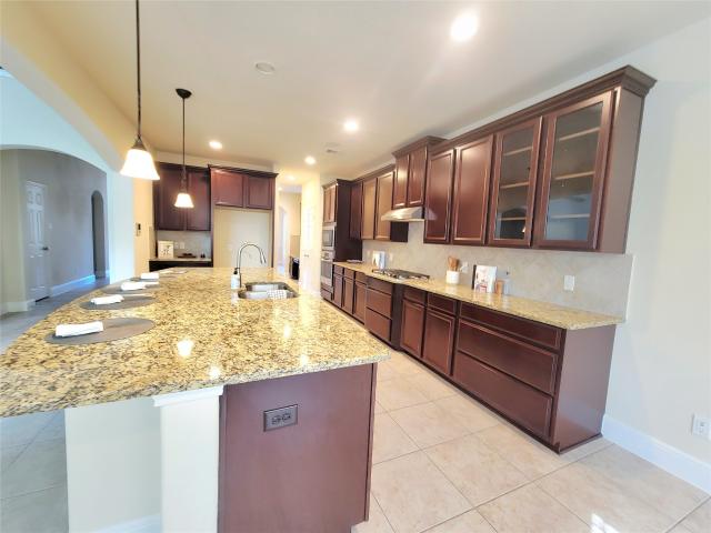 5 BR, 5 BA Apartment 5822 Crawford Hill Lane, Sugar Land, TX 77479