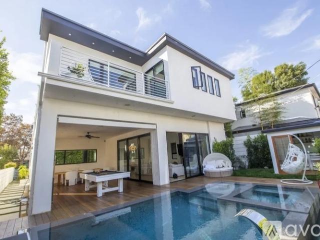 5 BR, 6 BA Apartment 748 N Detroit St, Los Angeles, CA 90046