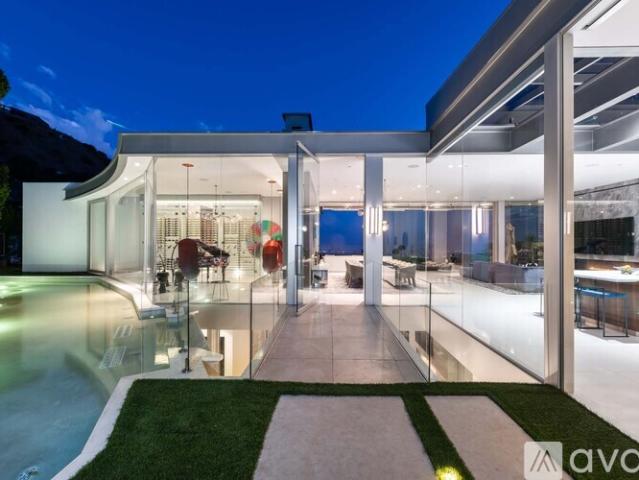 5 BR, 7 BA Apartment 1814 N Doheny Dr, Los Angeles, CA 90069