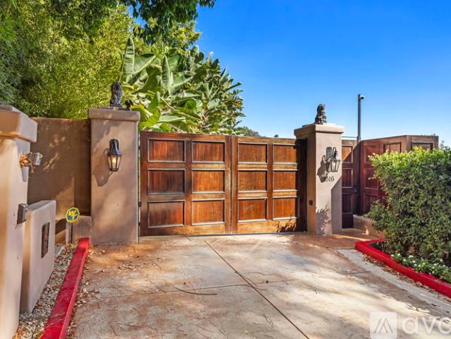 5 BR, 8 BA Apartment 1316 Beverly Grove Pl, Beverly Hills, CA 90210