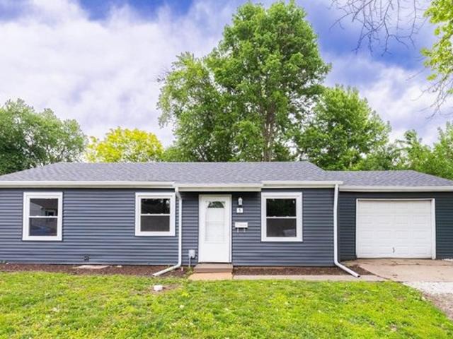 5 Brentwood Ct, Pekin, IL 61554