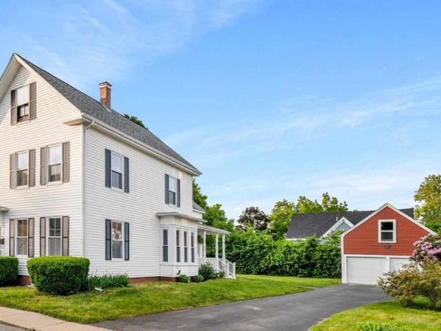 5 Cushing St, Amesbury, MA 01913