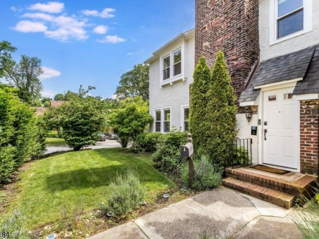 5 Canterbury Dr