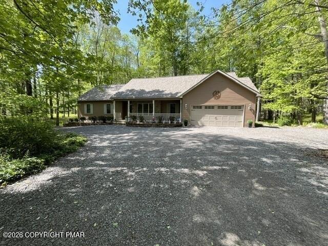 5 Cardinal Dr, Gouldsboro, PA 18424
