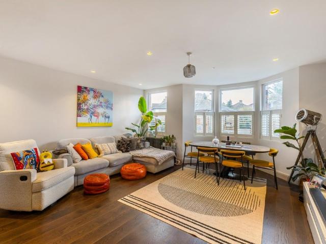 5 Chambers Lane London NW10 2 bed flat to rent £3,200 pcm £738 pw