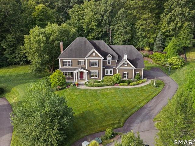 5 Champlains Dr, Farmington, CT 06032