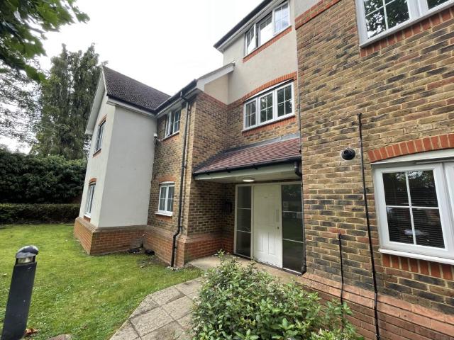 5 Charles House 11 Fircroft Road. 2 bed apartment to rent £1,900 pcm £438 pw