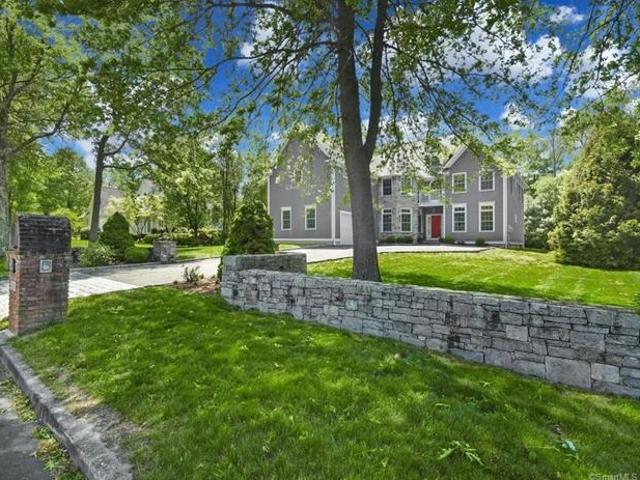 5 Christopher Ln, Norwalk, CT 06851