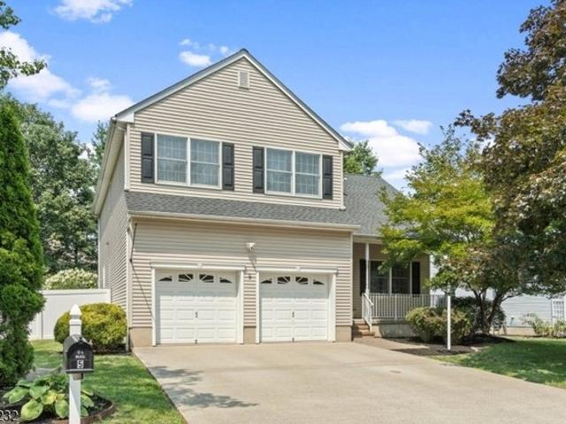 5 Clark Ct, Bridgewater Twp, NJ 08807