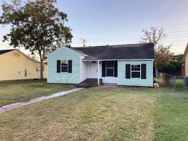5 Colburn Ave, Orange, TX 77630