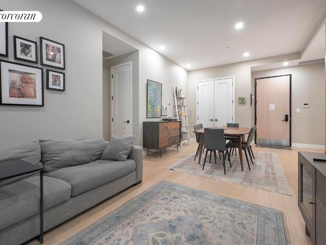 5 Court Square, Queens, NY
