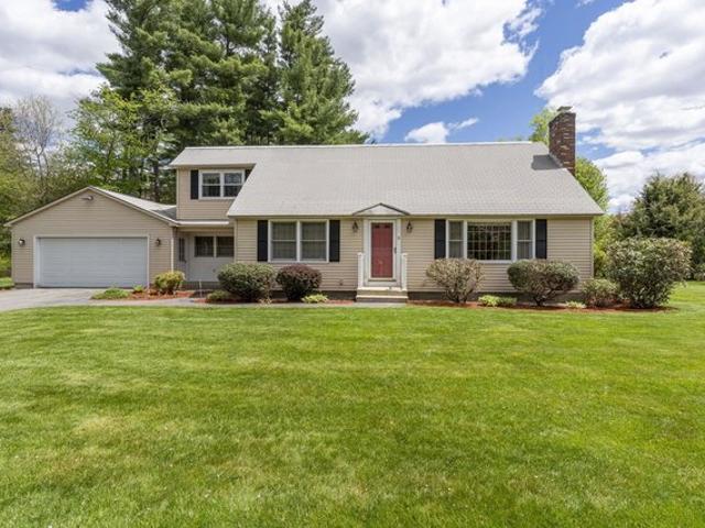 5 Courtland Dr, Merrimack, NH 03054