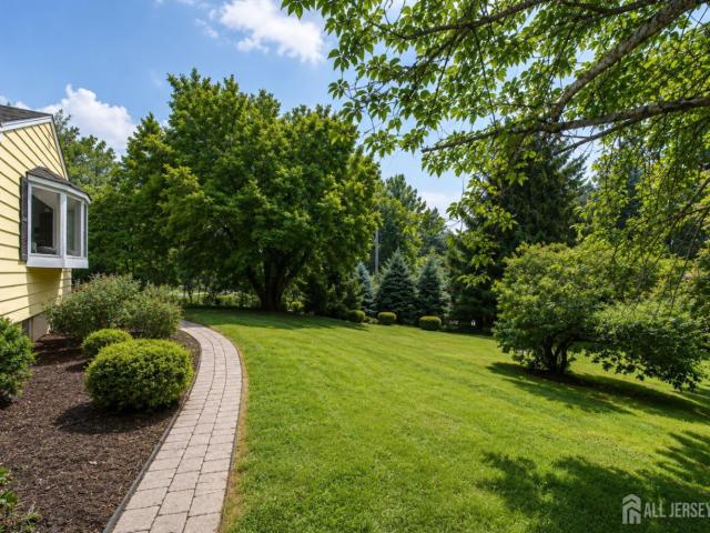 5 Crestview Drive