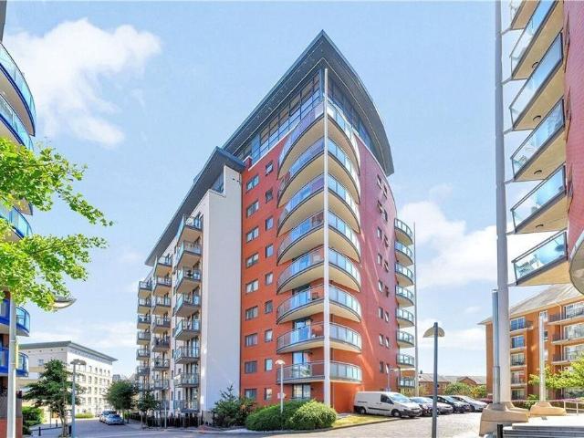 5 Crews Street, Westferry, Canary. 1 bed flat to rent £1,907 pcm £440 pw