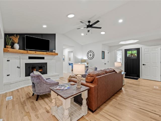 5 Dunvegan Lane