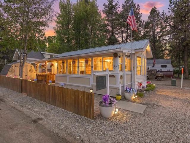 5 D, Cascade, ID 83611