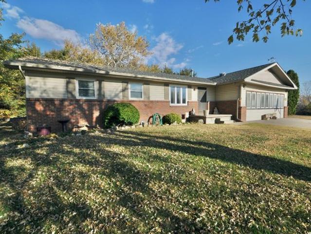 5 Dan Dr, Marion, KS 66861